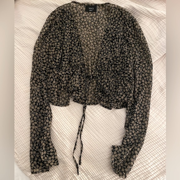 Vici | Tops | Vici Floral Tiefront Blouse | Poshmark